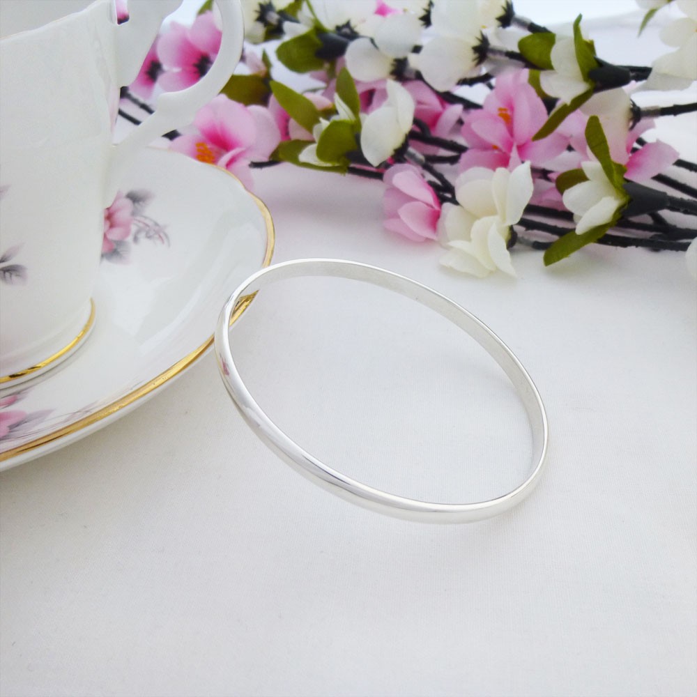 Elegant Sterling Silver Oval Shaped Bangle