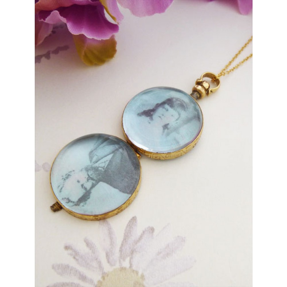 Cleopatra Round Gold Plated Glass Locket Pendant Necklace